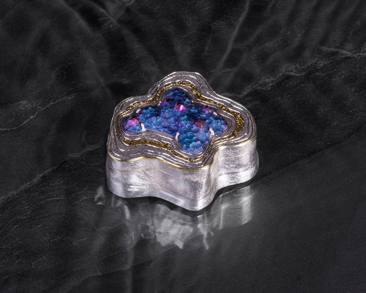 Alice Fry- Niobium Jewellery and Silverware