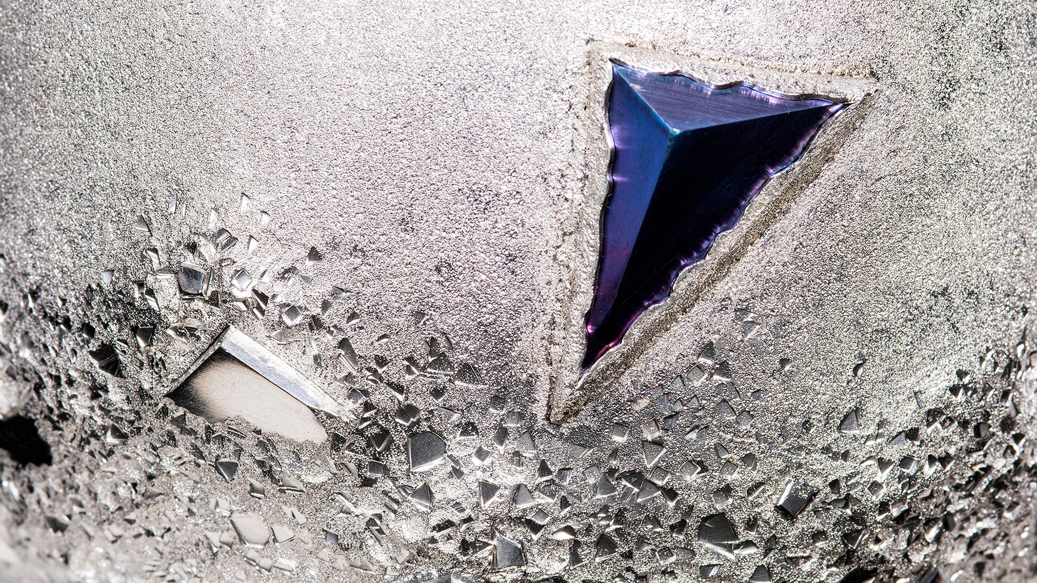 Alice Fry- Niobium Jewellery and Silverware